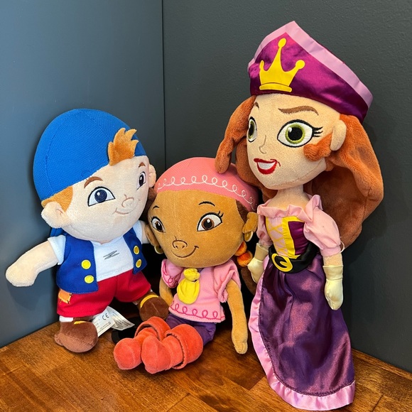 Disney | Toys | 3 Disney Jake Neverland Pirates Plush Cubby Izzy Pirate ...